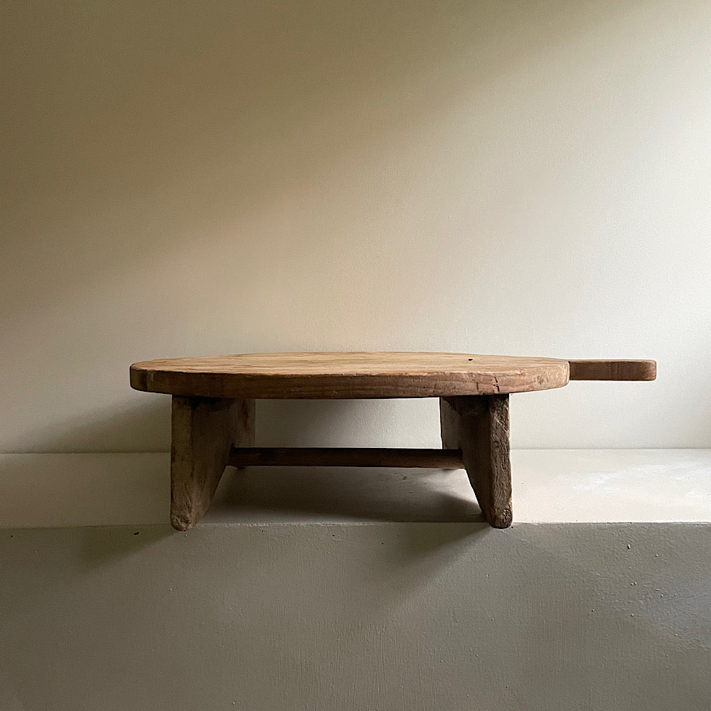 Le plateau de bois antique FERNARD – Boutique Maillé Style